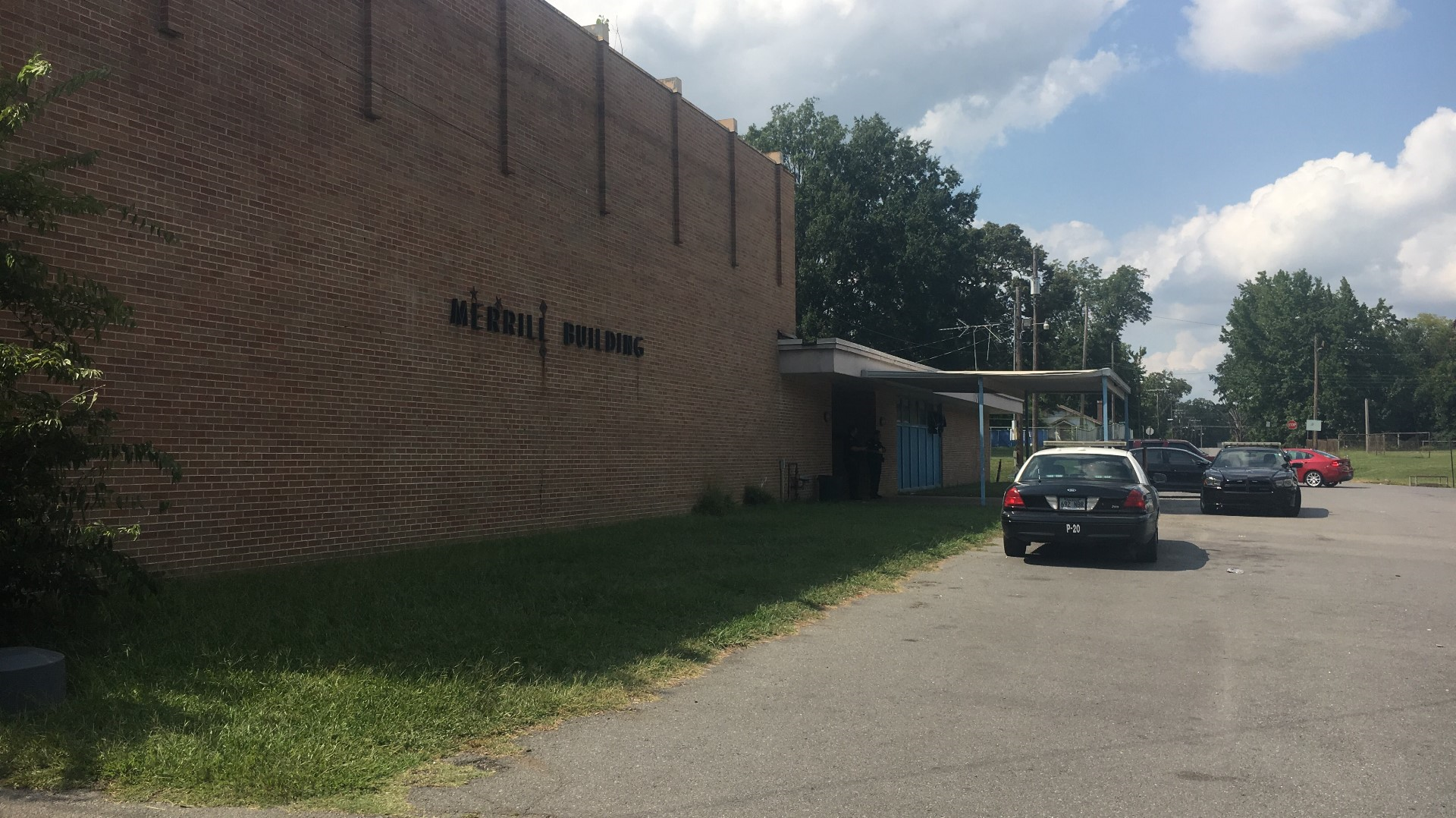 18-year-old shot outside Pine Bluff community center, police searching ...