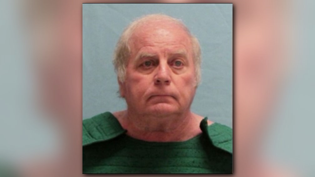 Convicted ex-Arkansas judge offers to give up law license | thv11.com
